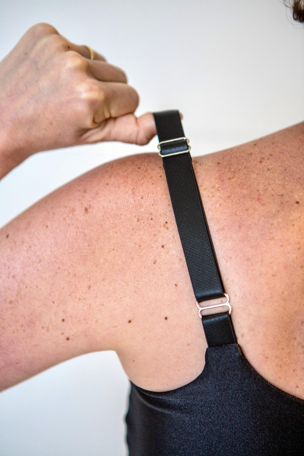 [FINAL SALE] Essential Shine Adjustable Straps Bra | black – ESSA